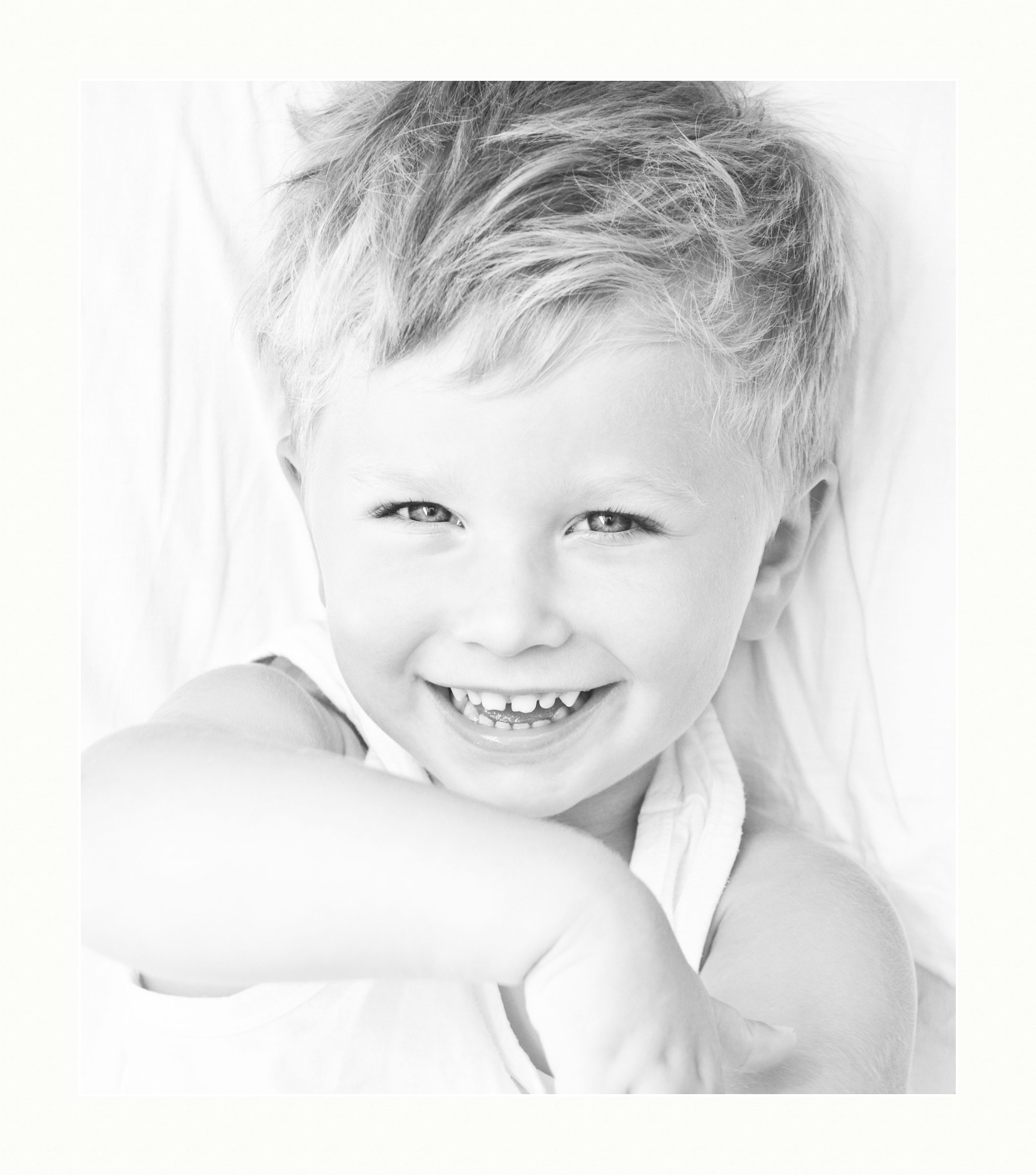 ArtToFrames Custom Fabric White Picture Photo Frame Mat Matting Board ...